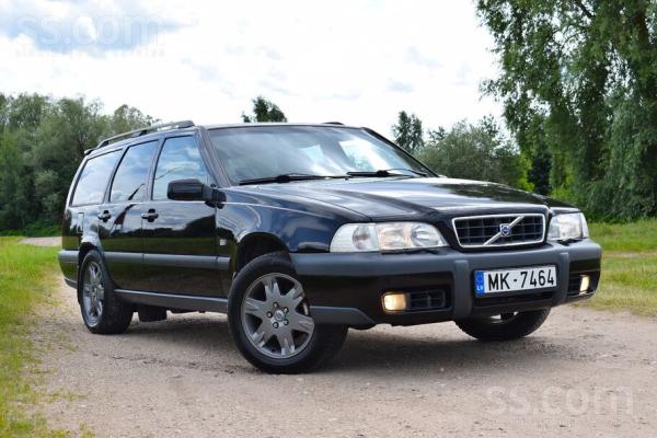 Melns Volvo V70 1999 Rīga, ar dzinēja tilpumu 2.50 L un nobraukumu 260 tūkst. km par 4200 €, foto 6 vietnē AUTOMOTO.COM.LV