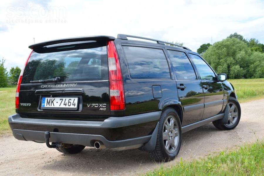 Melns Volvo V70 1999 Rīga, ar dzinēja tilpumu 2.50 L un nobraukumu 260 tūkst. km par 4200 €, foto 8 vietnē AUTOMOTO.COM.LV