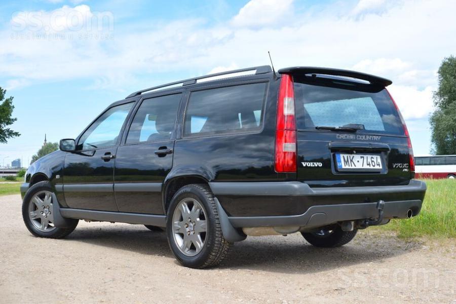 Melns Volvo V70 1999 Rīga, ar dzinēja tilpumu 2.50 L un nobraukumu 260 tūkst. km par 4200 €, foto 9 vietnē AUTOMOTO.COM.LV