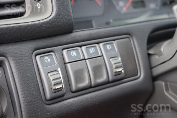 Melns Volvo V70 1999 Rīga, ar dzinēja tilpumu 2.50 L un nobraukumu 260 tūkst. km par 4200 €, foto 10 vietnē AUTOMOTO.COM.LV