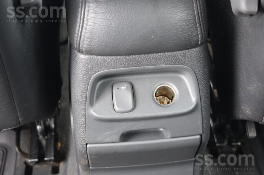 Melns Volvo V70 1999 Rīga, ar dzinēja tilpumu 2.50 L un nobraukumu 260 tūkst. km par 4200 €, foto 17 vietnē AUTOMOTO.COM.LV