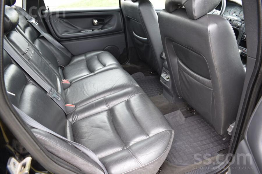Melns Volvo V70 1999 Rīga, ar dzinēja tilpumu 2.50 L un nobraukumu 260 tūkst. km par 4200 €, foto 19 vietnē AUTOMOTO.COM.LV