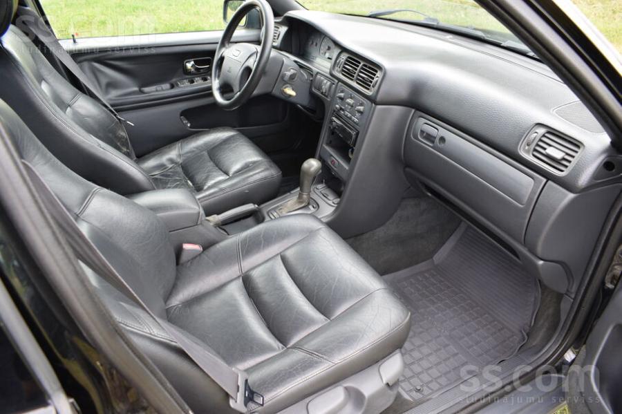 Melns Volvo V70 1999 Rīga, ar dzinēja tilpumu 2.50 L un nobraukumu 260 tūkst. km par 4200 €, foto 20 vietnē AUTOMOTO.COM.LV