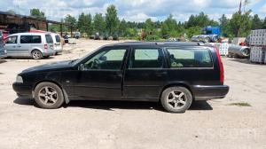 Melns Volvo V70 1999 Daugavpils, ar dzinēja tilpumu 2.50 L un nobraukumu 420 tūkst. km par 1100 €, foto 3 vietnē AUTOMOTO.COM.LV