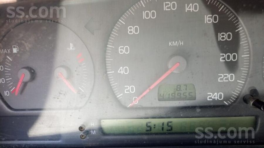 Melns Volvo V70 1999 Daugavpils, ar dzinēja tilpumu 2.50 L un nobraukumu 420 tūkst. km par 1100 €, foto 7 vietnē AUTOMOTO.COM.LV