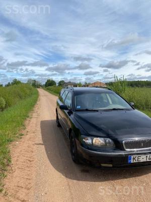 Melns Volvo V70 2000 Balvi, ar dzinēja tilpumu 2.50 L un nobraukumu 457 tūkst. km par 1125 €, foto 1 vietnē AUTOMOTO.COM.LV