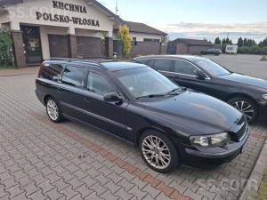 Melns Volvo V70 2000 Rīga, ar dzinēja tilpumu 2.30 L un nobraukumu 296 tūkst. km par 2500 €, foto 4 vietnē AUTOMOTO.COM.LV