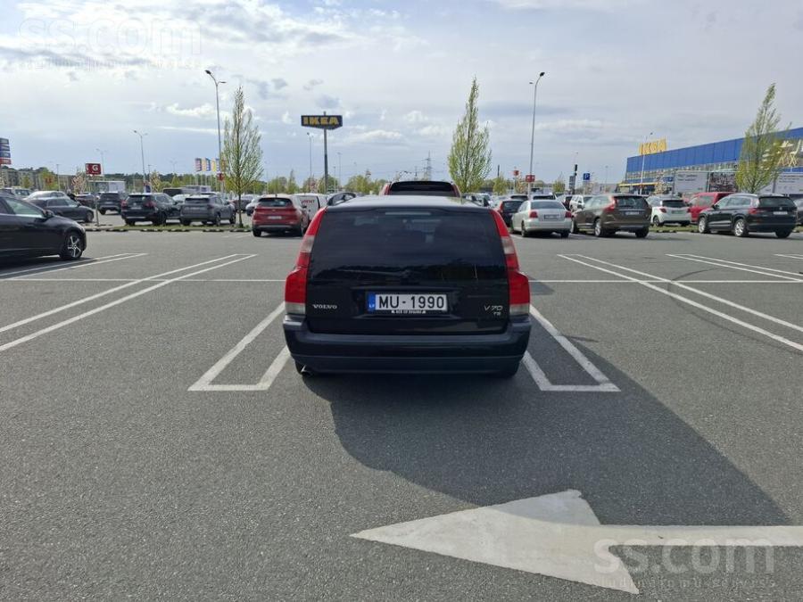 Melns Volvo V70 2000 Rīga, ar dzinēja tilpumu 2.30 L un nobraukumu 296 tūkst. km par 2500 €, foto 5 vietnē AUTOMOTO.COM.LV
