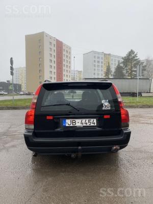 Black Volvo V70 2000 in Jelgava, with an engine capacity of 2.50 L and mileage of 516 thousand km for 1000 €, photo 4 on AUTOMOTO.COM.LV