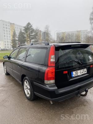 Black Volvo V70 2000 in Jelgava, with an engine capacity of 2.50 L and mileage of 516 thousand km for 1000 €, photo 5 on AUTOMOTO.COM.LV