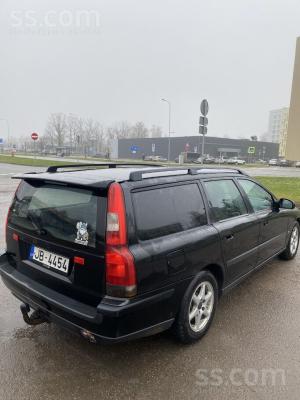 Black Volvo V70 2000 in Jelgava, with an engine capacity of 2.50 L and mileage of 516 thousand km for 1000 €, photo 6 on AUTOMOTO.COM.LV