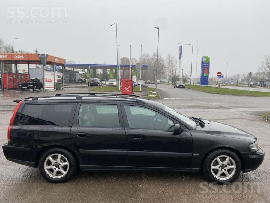 Black Volvo V70 2000 in Jelgava, with an engine capacity of 2.50 L and mileage of 516 thousand km for 1000 €, photo 11 on AUTOMOTO.COM.LV
