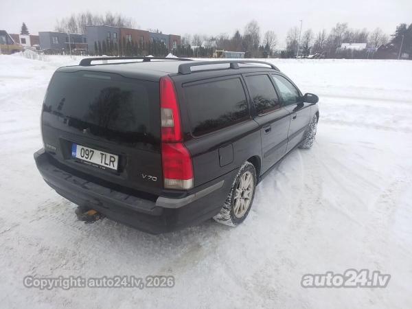 Black Volvo V70 2000 in Tallinn, with an engine capacity of 2.50 L and mileage of 0 thousand km for 1600 €, photo 4 on AUTOMOTO.COM.LV
