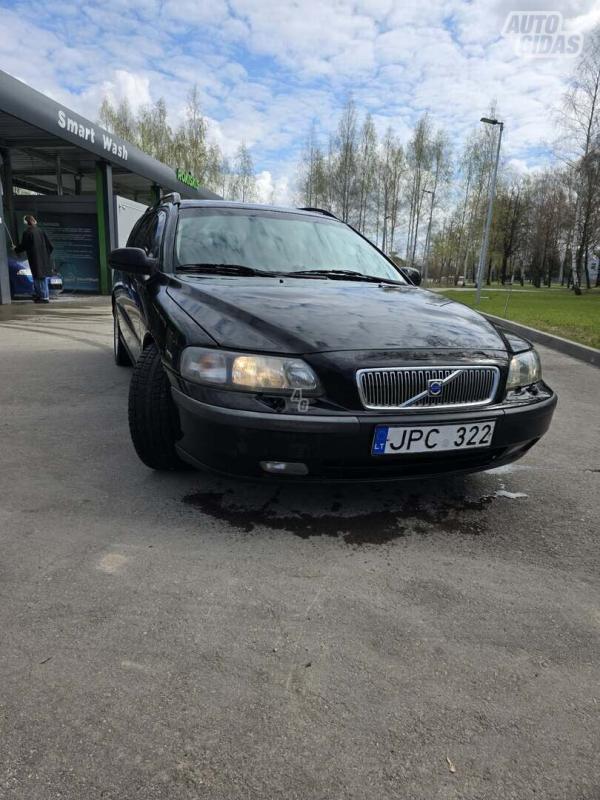 Melns Volvo V70 2000 Viļņa, ar dzinēja tilpumu 2.50 L un nobraukumu 444 tūkst. km par 750 €, foto 4 vietnē AUTOMOTO.COM.LV