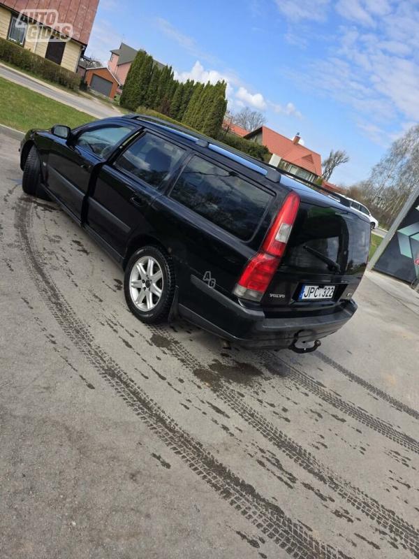 Melns Volvo V70 2000 Viļņa, ar dzinēja tilpumu 2.50 L un nobraukumu 444 tūkst. km par 750 €, foto 6 vietnē AUTOMOTO.COM.LV