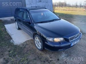 Melns Volvo V70 2000 Ogre, ar dzinēja tilpumu 2.50 L un nobraukumu 380 tūkst. km par 1100 €, foto 3 vietnē AUTOMOTO.COM.LV