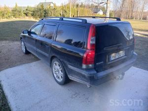 Melns Volvo V70 2000 Ogre, ar dzinēja tilpumu 2.50 L un nobraukumu 380 tūkst. km par 1100 €, foto 6 vietnē AUTOMOTO.COM.LV