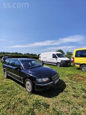 Melns Volvo V70 2000 Rīga, ar dzinēja tilpumu 2.40 L un nobraukumu 380 tūkst. km par 850 €, foto 3 vietnē AUTOMOTO.COM.LV