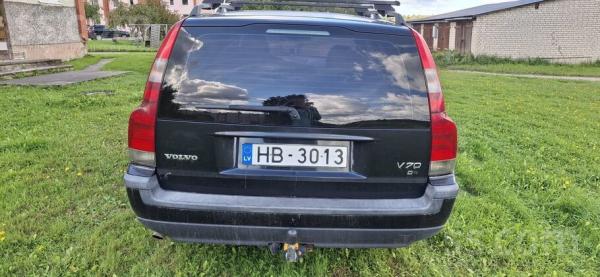 Black Volvo V70 2000 in Ogre, with an engine capacity of 2.50 L and mileage of 418 thousand km for 500 €, photo 4 on AUTOMOTO.COM.LV