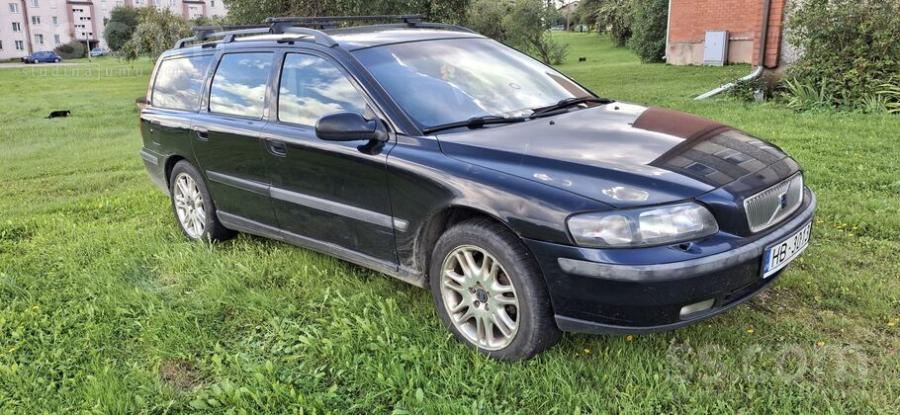 Black Volvo V70 2000 in Ogre, with an engine capacity of 2.50 L and mileage of 418 thousand km for 500 €, photo 5 on AUTOMOTO.COM.LV