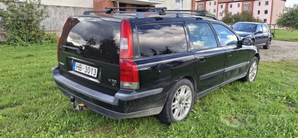 Black Volvo V70 2000 in Ogre, with an engine capacity of 2.50 L and mileage of 418 thousand km for 500 €, photo 6 on AUTOMOTO.COM.LV