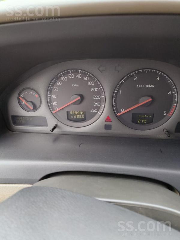 Черный Вольво В70 2000 в Краслава, объемом двигателя 2.50 л и пробегом 399 тыс. км за 1150 €, фото 4 на AUTOMOTO.COM.LV