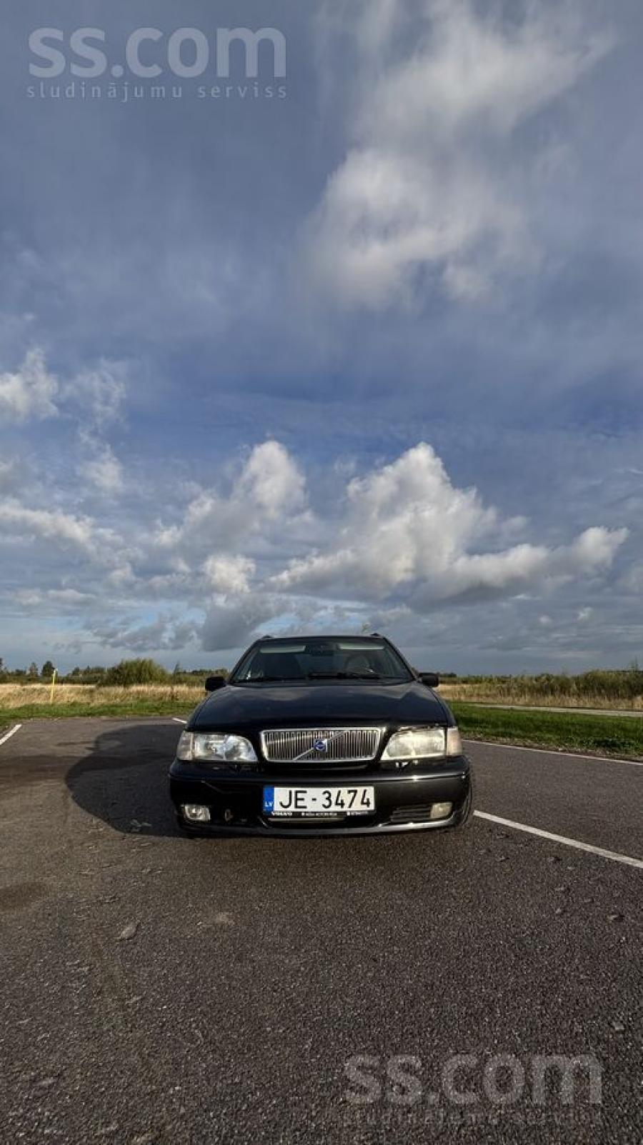 Black Volvo V70 2000 in Bauska, with an engine capacity of 2.40 L and mileage of 300 thousand km for 2350 €, photo 3 on AUTOMOTO.COM.LV