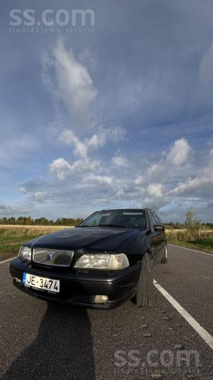 Black Volvo V70 2000 in Bauska, with an engine capacity of 2.40 L and mileage of 300 thousand km for 2350 €, photo 7 on AUTOMOTO.COM.LV