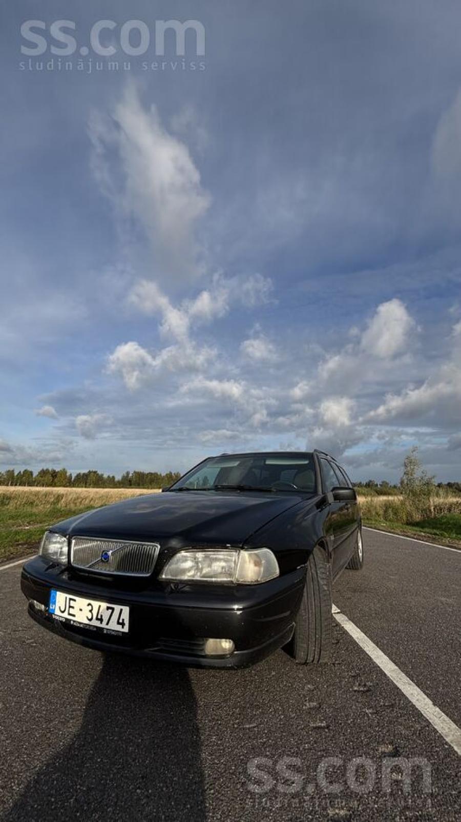 Black Volvo V70 2000 in Bauska, with an engine capacity of 2.40 L and mileage of 300 thousand km for 2350 €, photo 7 on AUTOMOTO.COM.LV