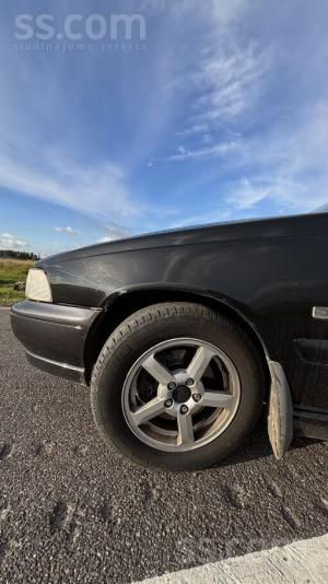 Black Volvo V70 2000 in Bauska, with an engine capacity of 2.40 L and mileage of 300 thousand km for 2350 €, photo 15 on AUTOMOTO.COM.LV