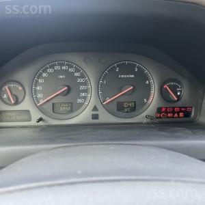 Черный Вольво В70 2000 в Огре, объемом двигателя 2.50 л и пробегом 300 тыс. км за 900 €, фото 14 на AUTOMOTO.COM.LV