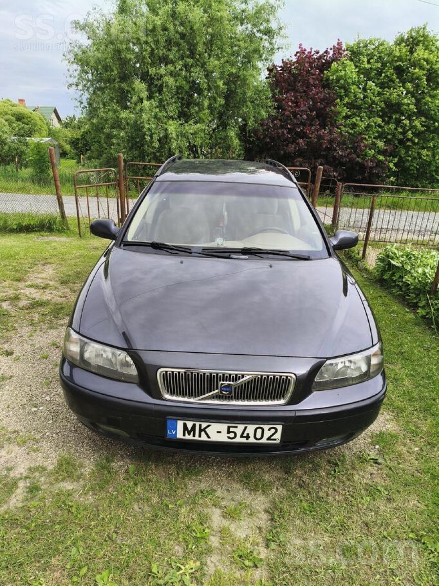 Melns Volvo V70 2001 Talsi, ar dzinēja tilpumu 2.50 L un nobraukumu 398 tūkst. km par 2200 €, foto 1 vietnē AUTOMOTO.COM.LV