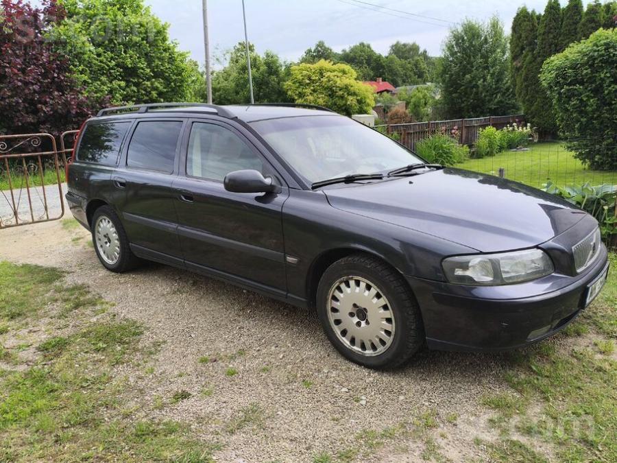 Melns Volvo V70 2001 Talsi, ar dzinēja tilpumu 2.50 L un nobraukumu 398 tūkst. km par 2200 €, foto 2 vietnē AUTOMOTO.COM.LV