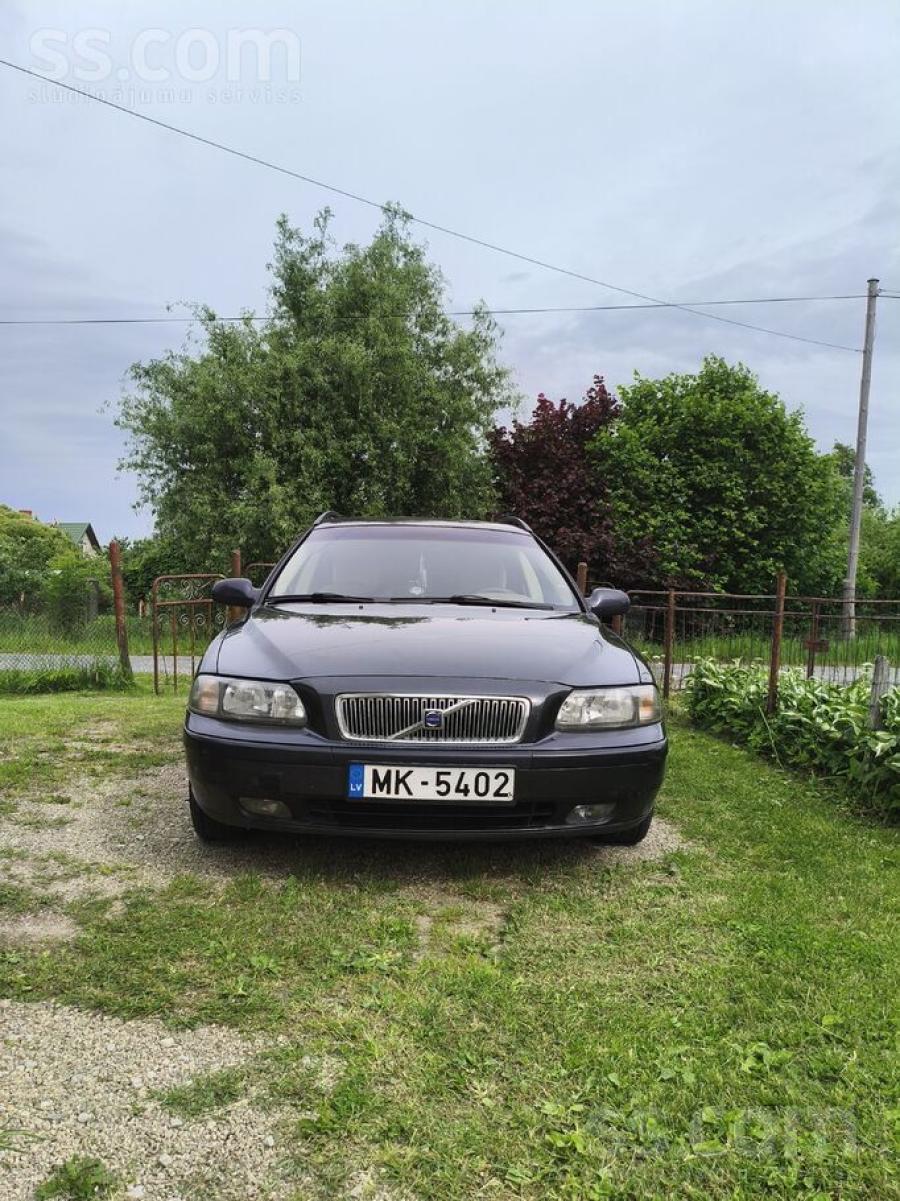 Melns Volvo V70 2001 Talsi, ar dzinēja tilpumu 2.50 L un nobraukumu 398 tūkst. km par 2200 €, foto 13 vietnē AUTOMOTO.COM.LV