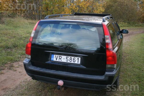 Black Volvo V70 2001 in Tukums, with an engine capacity of 2.50 L and mileage of 604 thousand km for 1000 €, photo 11 on AUTOMOTO.COM.LV
