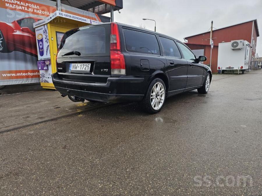 Melns Volvo V70 2001 Krāslava, ar dzinēja tilpumu 2.40 L un nobraukumu 356 tūkst. km par 1449 €, foto 2 vietnē AUTOMOTO.COM.LV