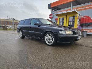 Melns Volvo V70 2001 Krāslava, ar dzinēja tilpumu 2.40 L un nobraukumu 356 tūkst. km par 1449 €, foto 4 vietnē AUTOMOTO.COM.LV