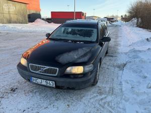 Black Volvo V70 2001 in Klaipeda, with an engine capacity of 2.30 L and mileage of 400 thousand km for 650 €, photo 6 on AUTOMOTO.COM.LV