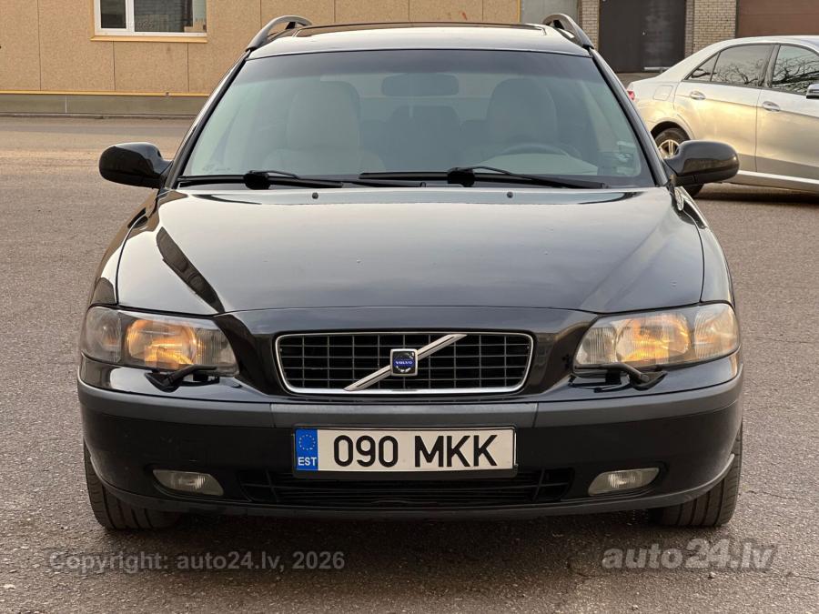 Melns Volvo V70 2001 Narva, ar dzinēja tilpumu 2.40 L un nobraukumu 453 tūkst. km par 1499 €, foto 1 vietnē AUTOMOTO.COM.LV