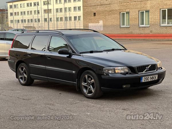 Melns Volvo V70 2001 Narva, ar dzinēja tilpumu 2.40 L un nobraukumu 453 tūkst. km par 1499 €, foto 4 vietnē AUTOMOTO.COM.LV