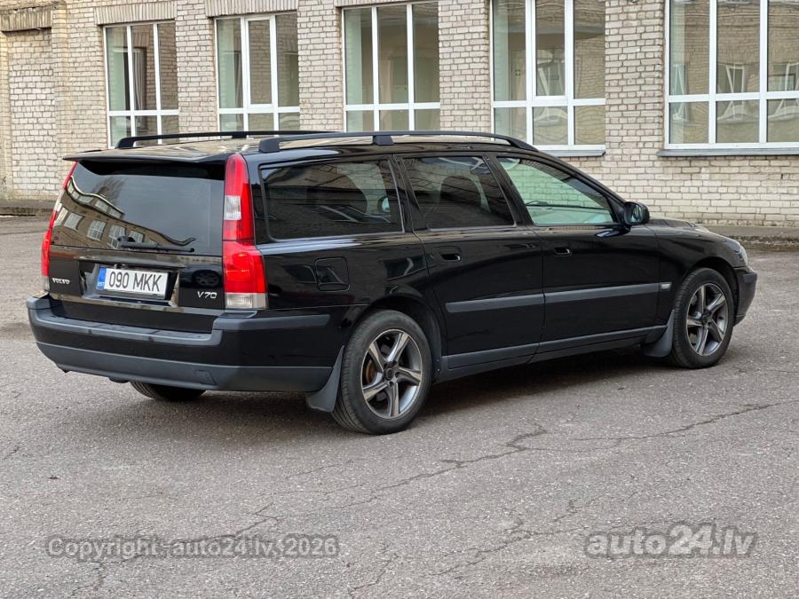 Melns Volvo V70 2001 Narva, ar dzinēja tilpumu 2.40 L un nobraukumu 453 tūkst. km par 1499 €, foto 7 vietnē AUTOMOTO.COM.LV