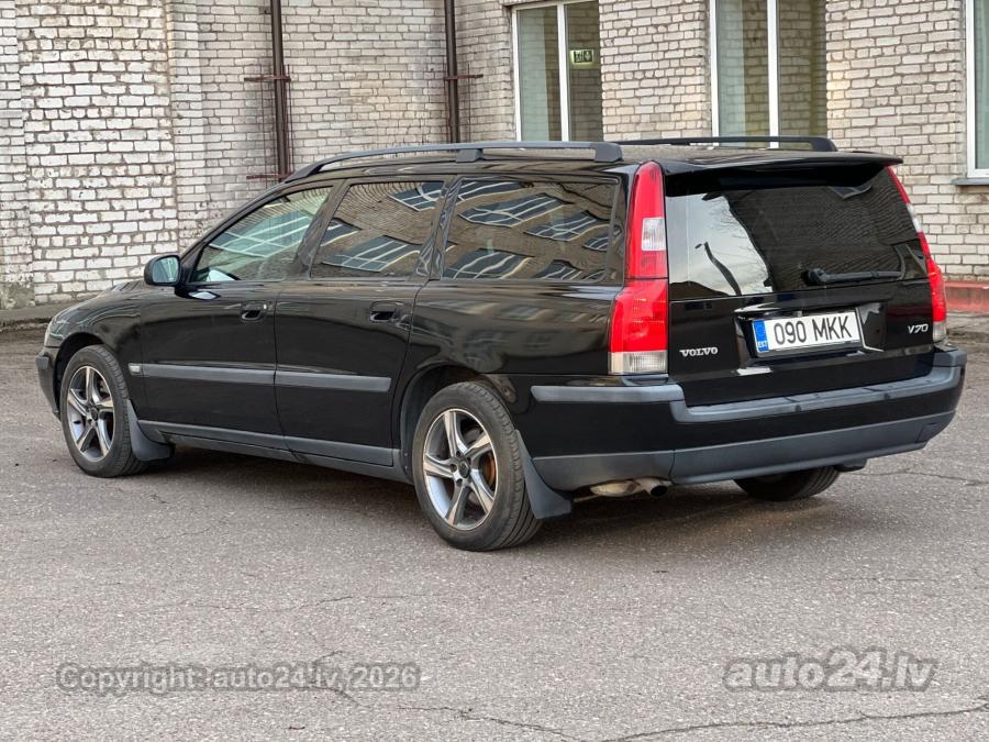 Melns Volvo V70 2001 Narva, ar dzinēja tilpumu 2.40 L un nobraukumu 453 tūkst. km par 1499 €, foto 10 vietnē AUTOMOTO.COM.LV