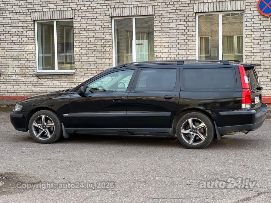 Melns Volvo V70 2001 Narva, ar dzinēja tilpumu 2.40 L un nobraukumu 453 tūkst. km par 1499 €, foto 11 vietnē AUTOMOTO.COM.LV