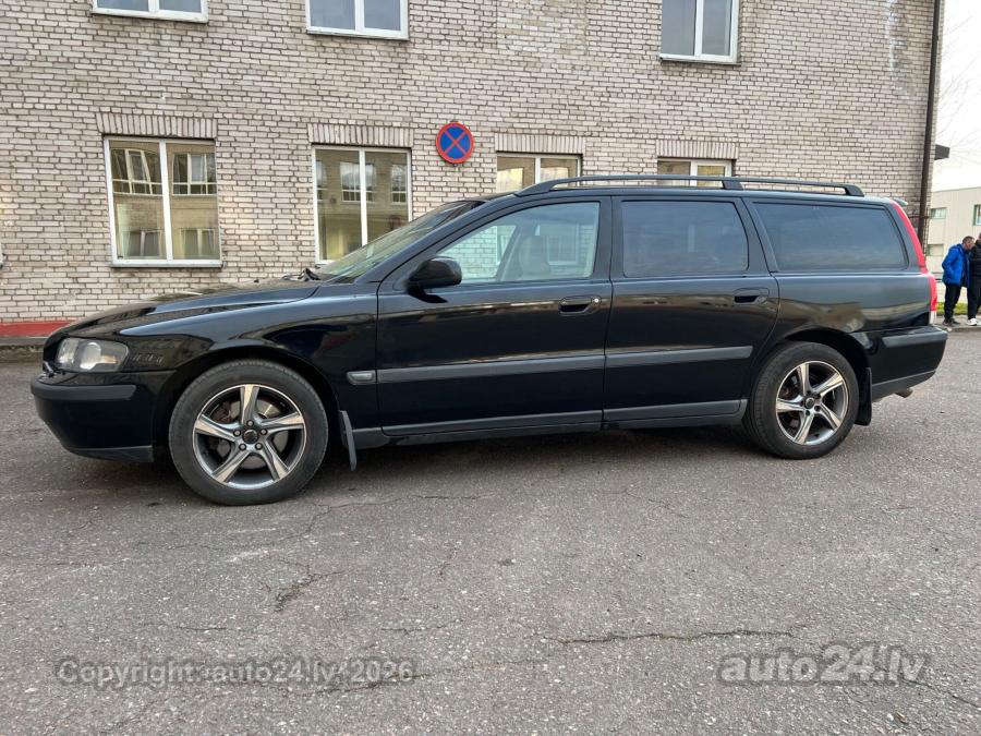 Melns Volvo V70 2001 Narva, ar dzinēja tilpumu 2.40 L un nobraukumu 453 tūkst. km par 1499 €, foto 12 vietnē AUTOMOTO.COM.LV