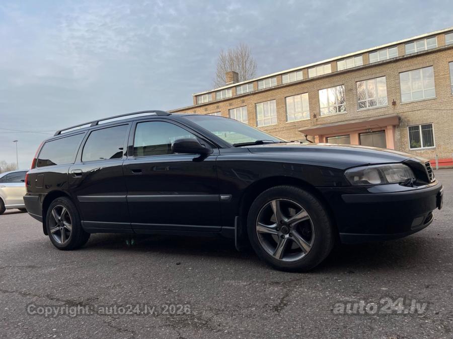 Melns Volvo V70 2001 Narva, ar dzinēja tilpumu 2.40 L un nobraukumu 453 tūkst. km par 1499 €, foto 17 vietnē AUTOMOTO.COM.LV