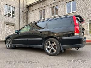 Melns Volvo V70 2001 Narva, ar dzinēja tilpumu 2.40 L un nobraukumu 453 tūkst. km par 1499 €, foto 18 vietnē AUTOMOTO.COM.LV