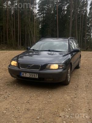 Black Volvo V70 2001 in Riga, with an engine capacity of 2.50 L and mileage of 447 thousand km for 1250 €, photo 5 on AUTOMOTO.COM.LV