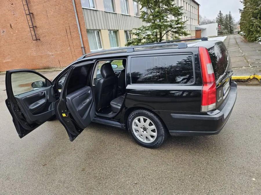 Черный Вольво В70 2001 в Екабпилс, объемом двигателя 2.50 л и пробегом 361 тыс. км за 1690 €, фото 15 на AUTOMOTO.COM.LV