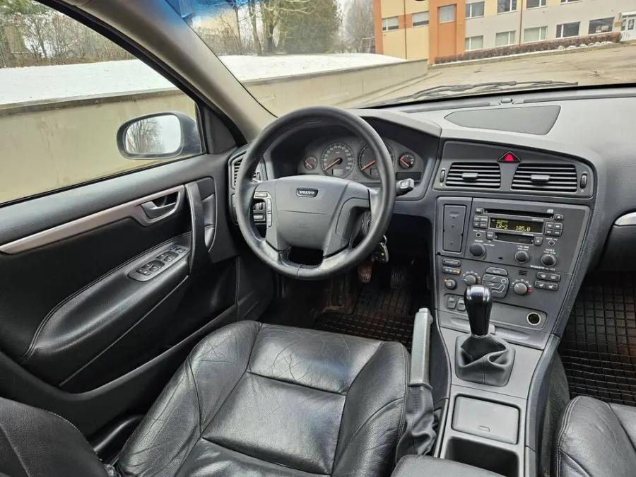 Черный Вольво В70 2001 в Екабпилс, объемом двигателя 2.50 л и пробегом 361 тыс. км за 1690 €, фото 17 на AUTOMOTO.COM.LV