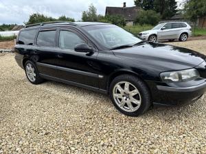 Black Volvo V70 2001 in Rezekne, with an engine capacity of 2.40 L and mileage of 417 thousand km for 2250 €, photo  on AUTOMOTO.COM.LV
